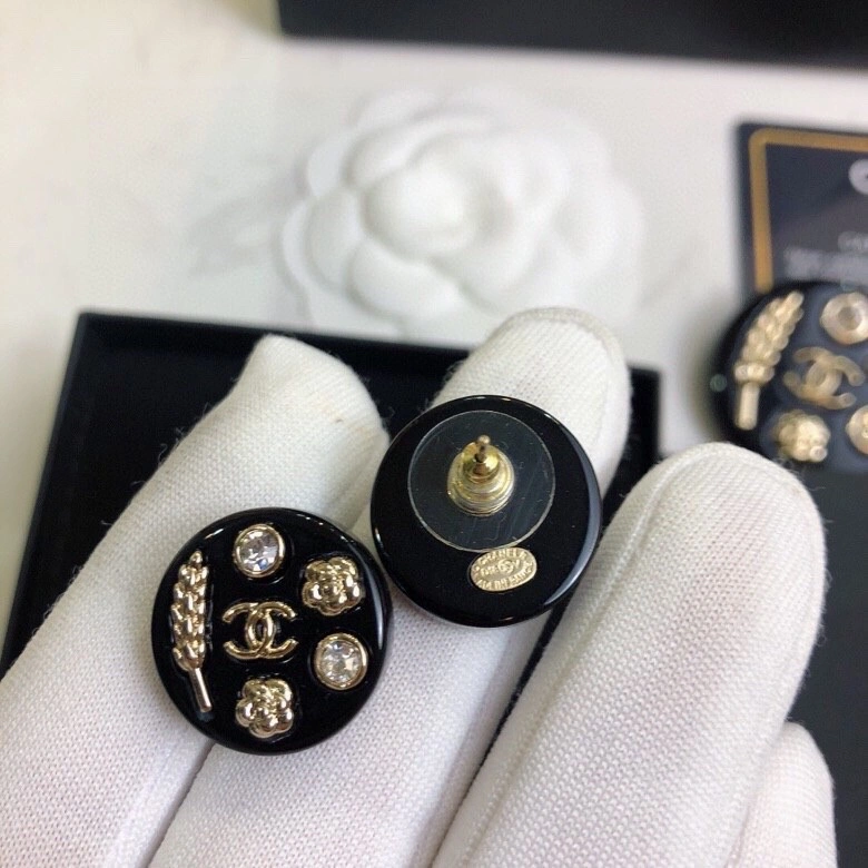 High accuracy Chanel Earrings