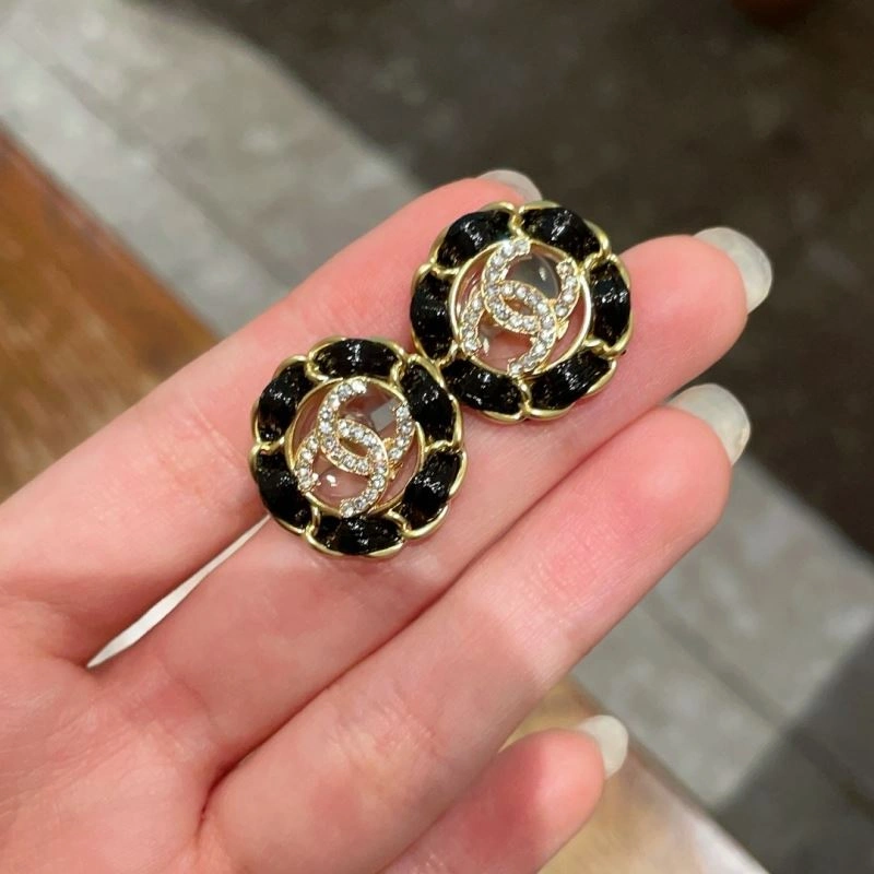 Top mirror Chanel Earrings