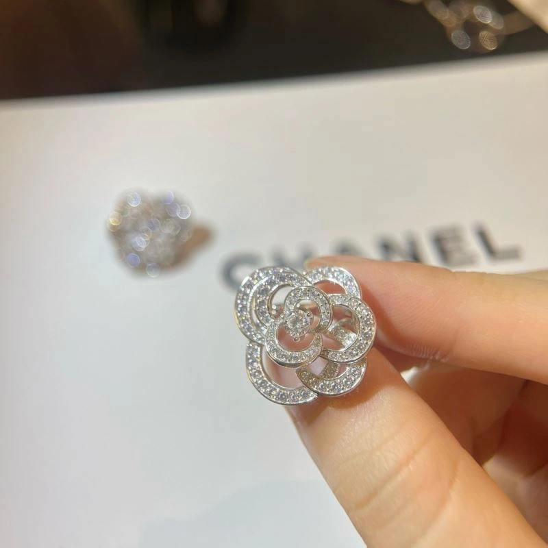 Top mirror Chanel Earrings