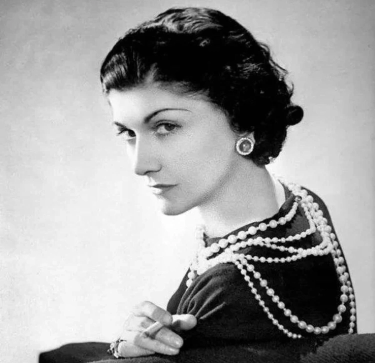 Top mirror Chanel Earrings