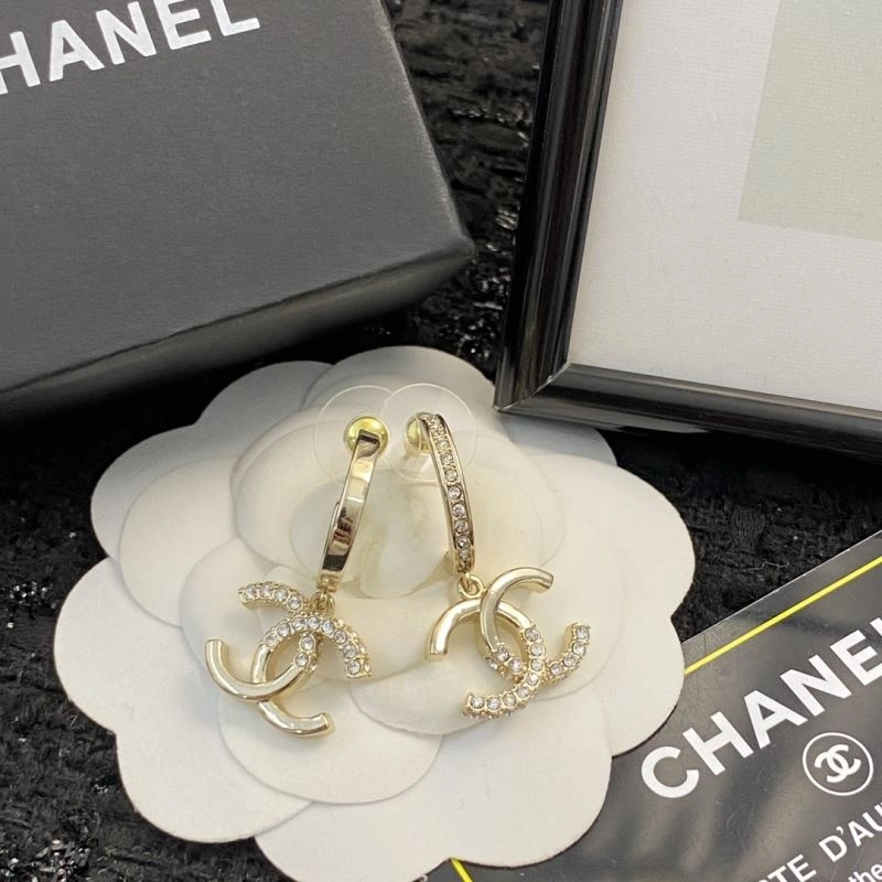 Top match Chanel Earrings