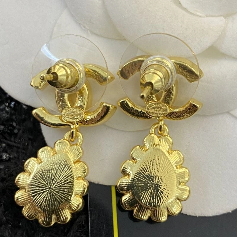 Top match Chanel Earrings