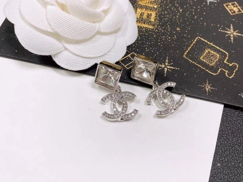 Top match Chanel Earrings
