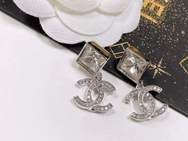 Top match Chanel Earrings