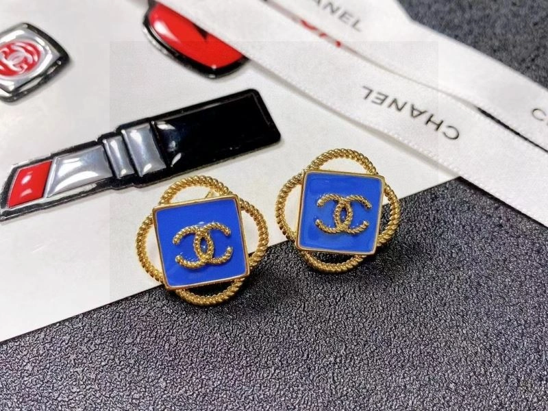 Top match Chanel Earrings