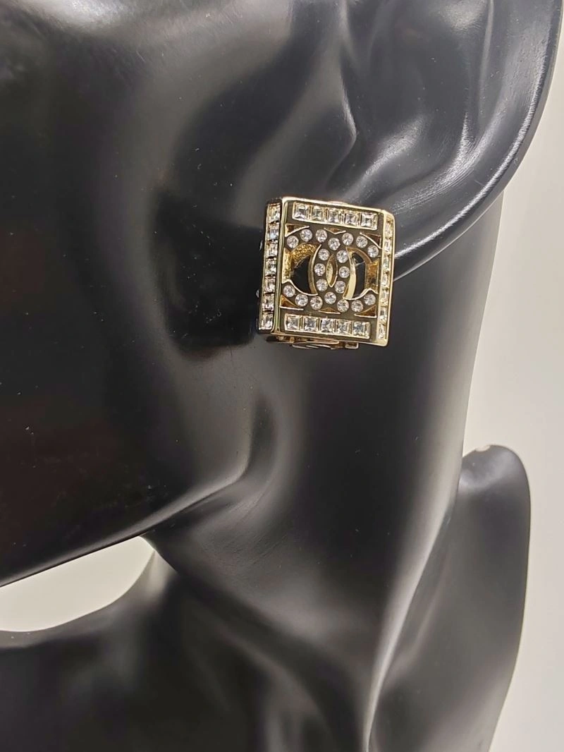 Top mirror Chanel Earrings