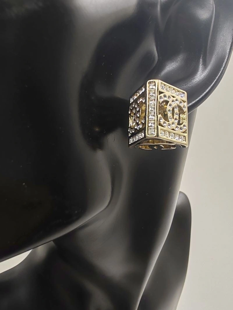 Top mirror Chanel Earrings