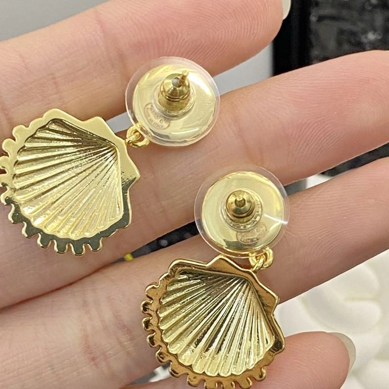 Top mirror Chanel Earrings
