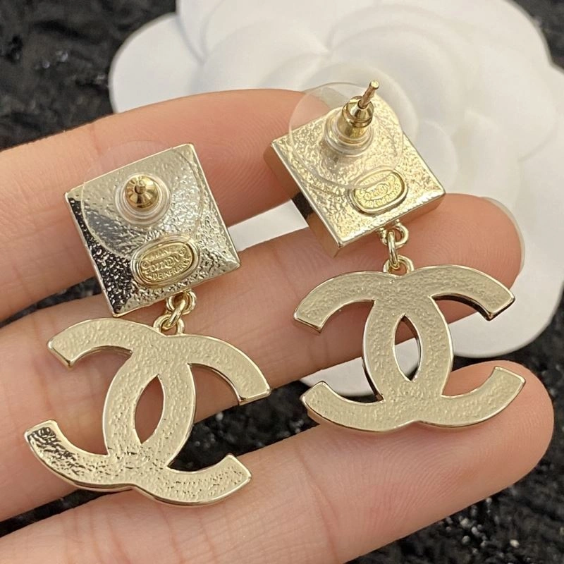 High accuracy Chanel Earrings