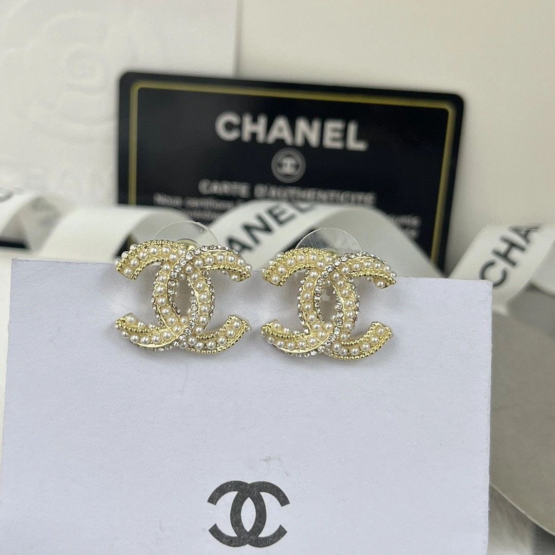 Top mirror Chanel Earrings