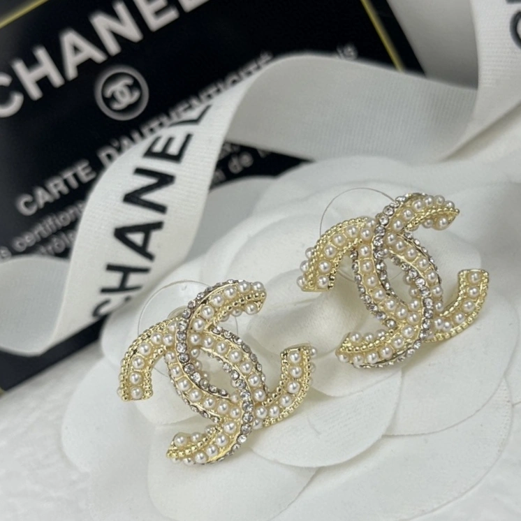 Top mirror Chanel Earrings