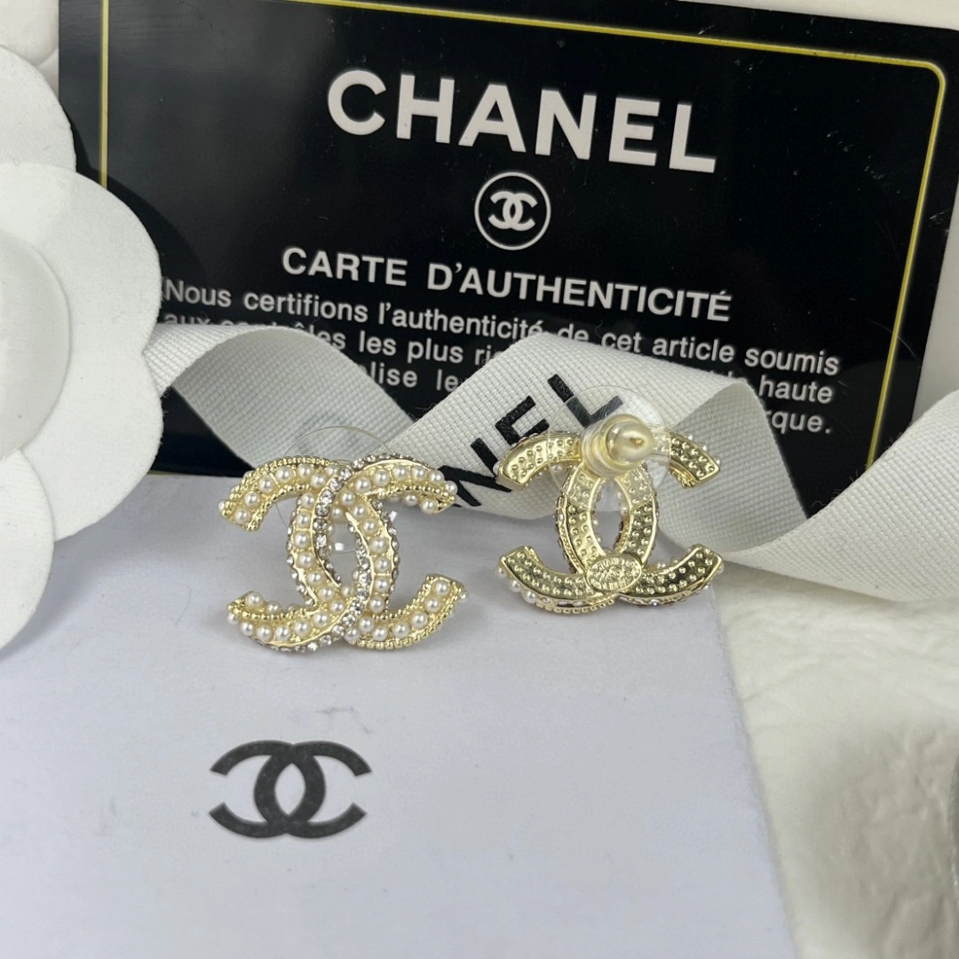 Top mirror Chanel Earrings