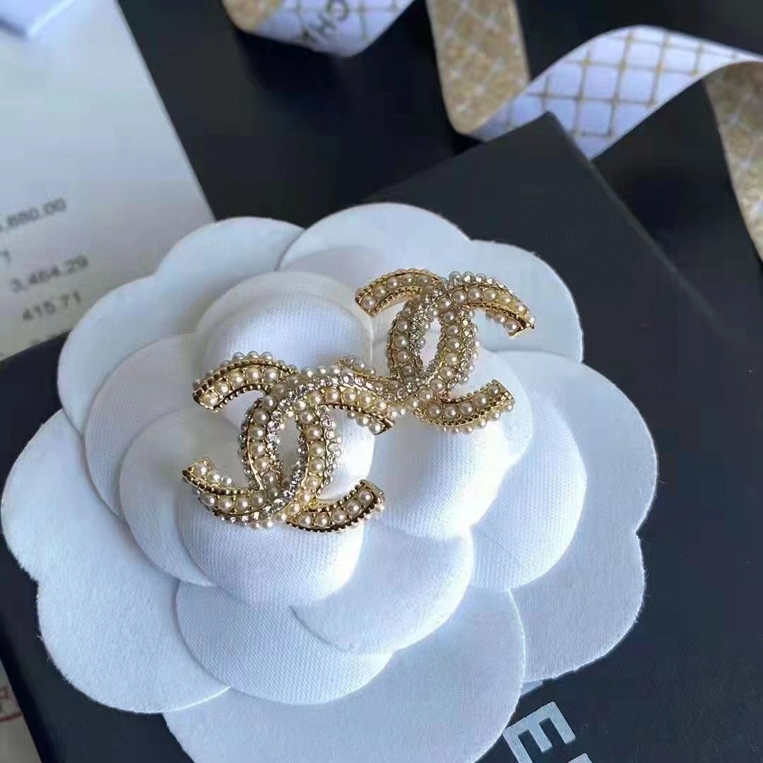 Top mirror Chanel Earrings