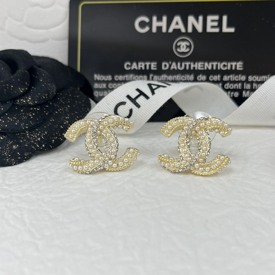 Top mirror Chanel Earrings