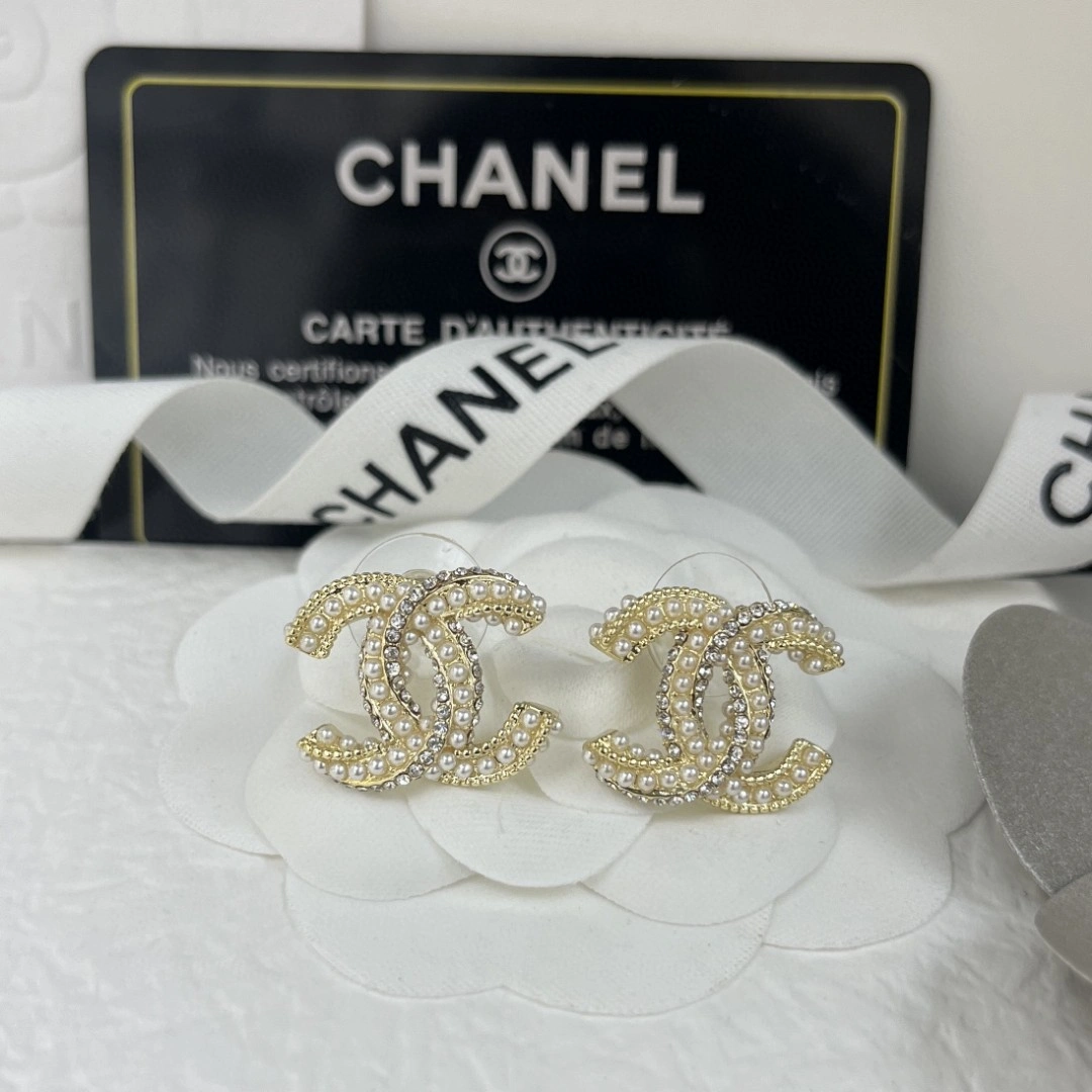Top mirror Chanel Earrings