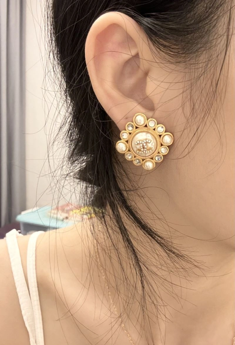 Top mirror Chanel Earrings