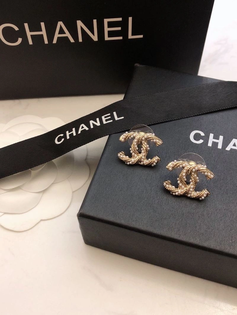 Top match Chanel Earrings