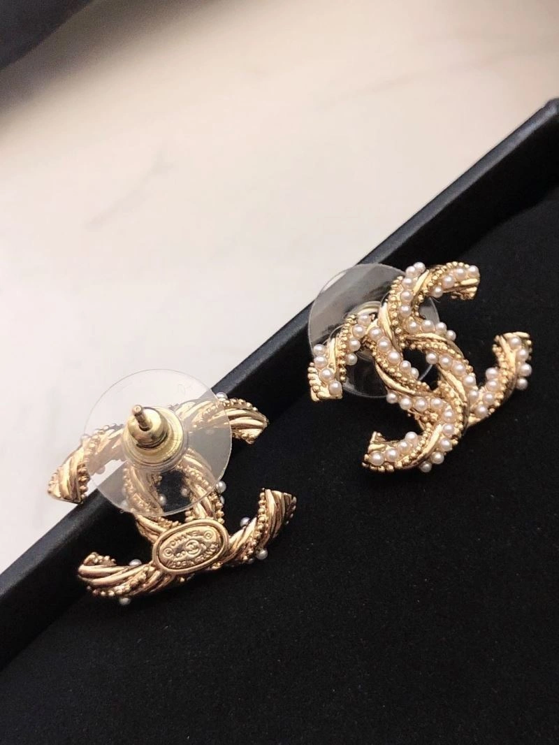 Top match Chanel Earrings