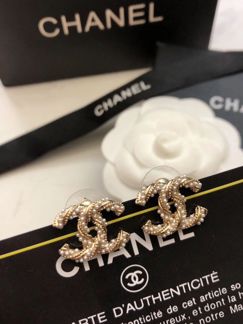 Top match Chanel Earrings