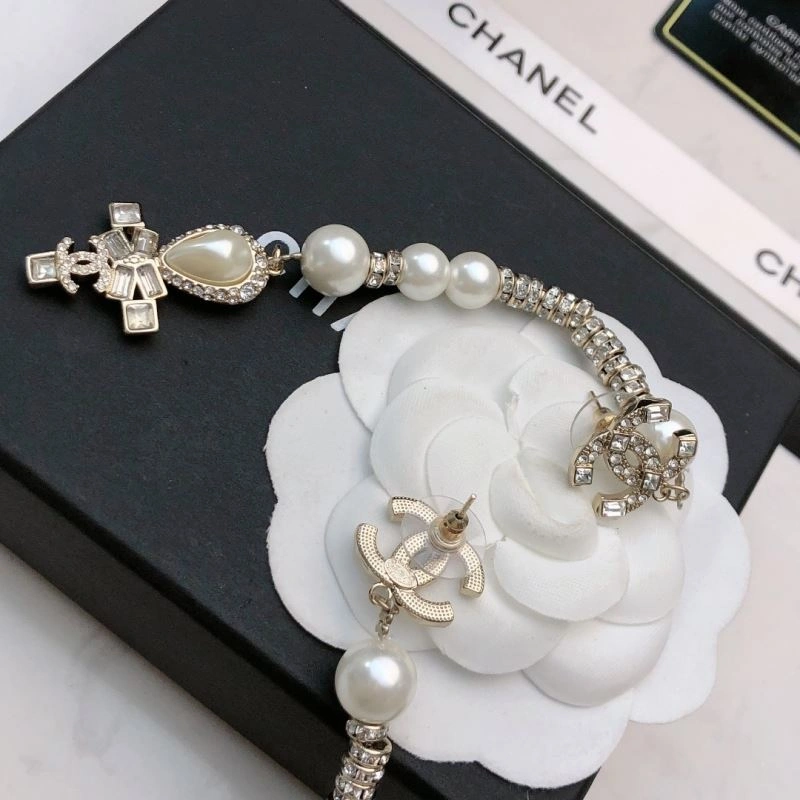 Top mirror Chanel Earrings