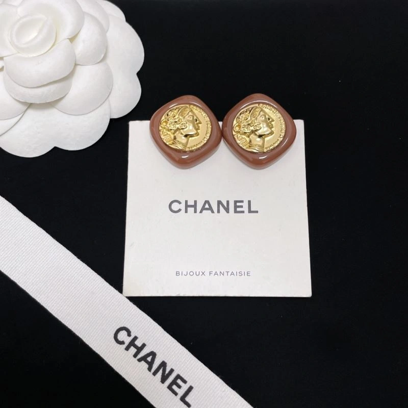Top match Chanel Earrings
