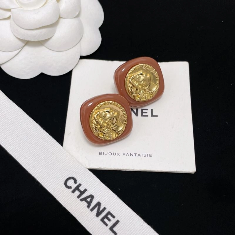 Top match Chanel Earrings