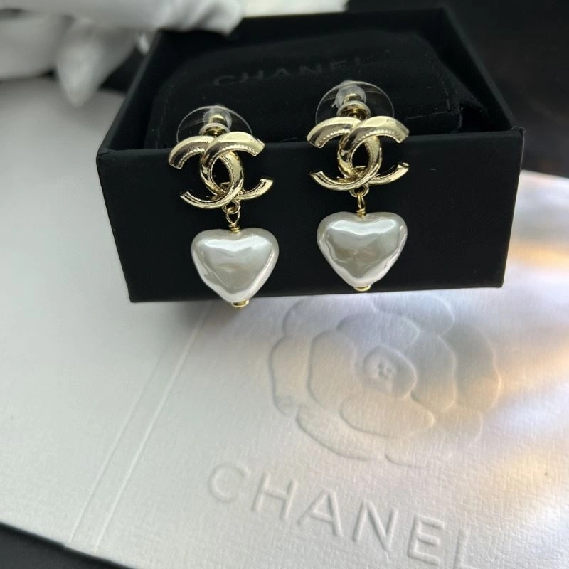 Top match Chanel Earrings