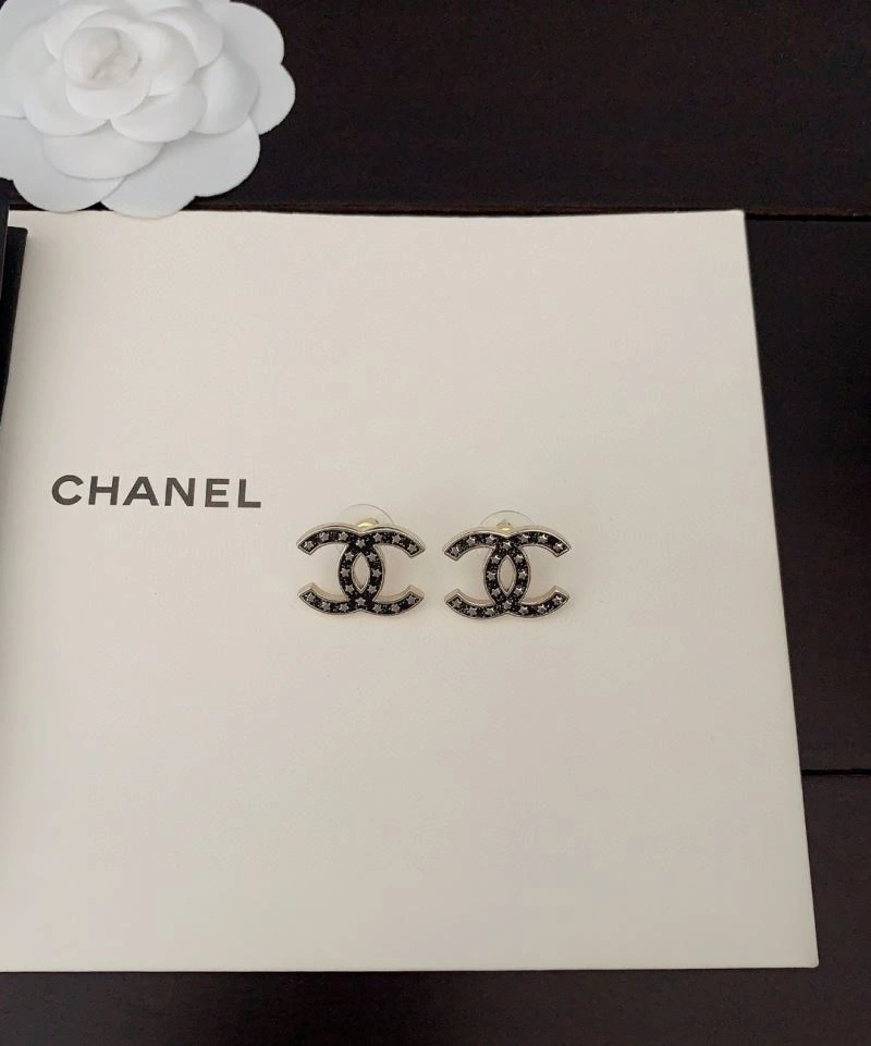 Top match Chanel Earrings