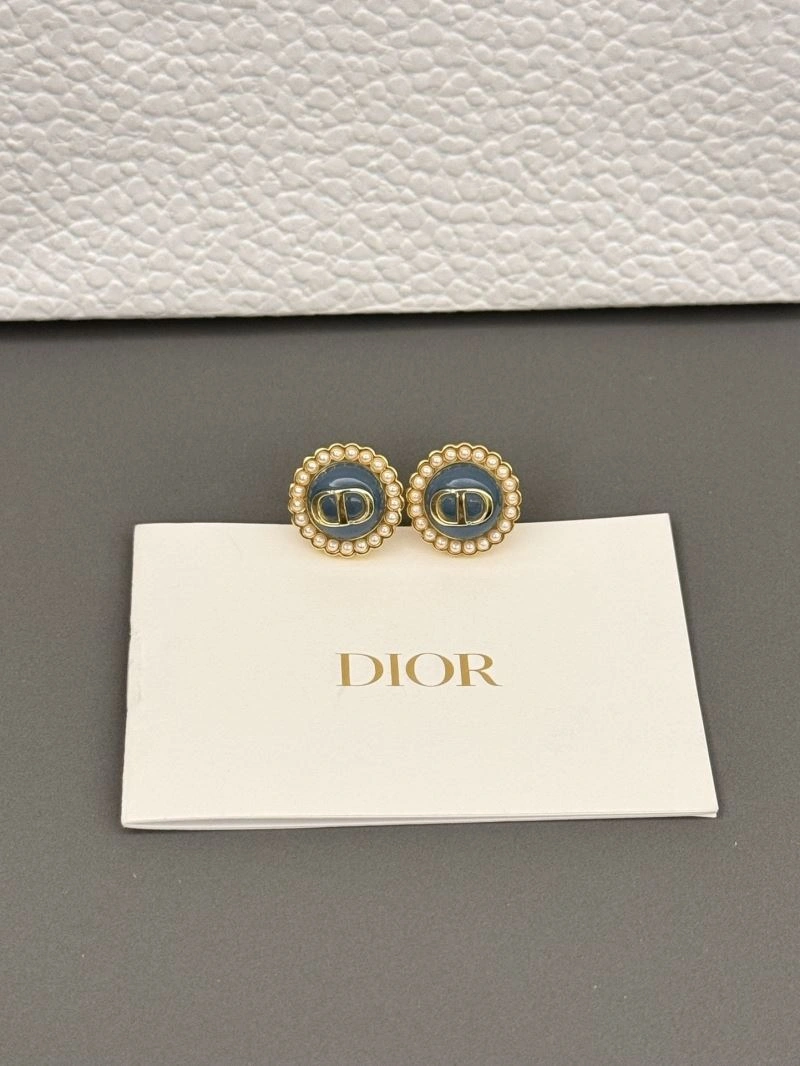 Top match Chanel Earrings
