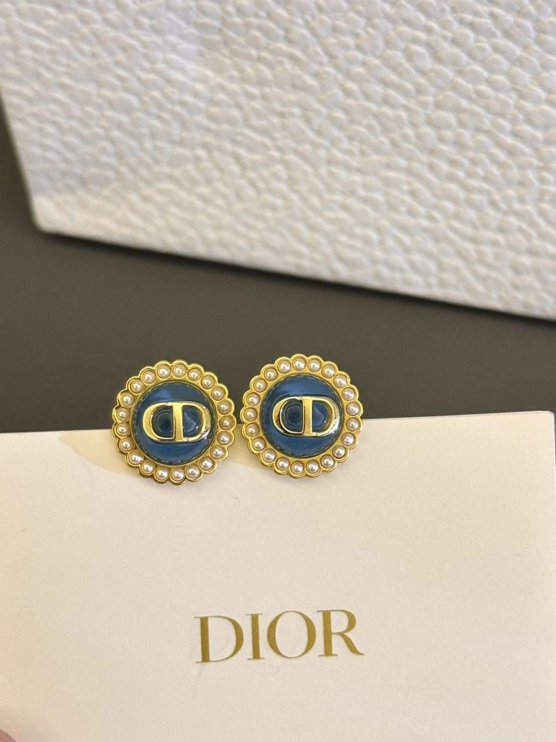 Top match Chanel Earrings