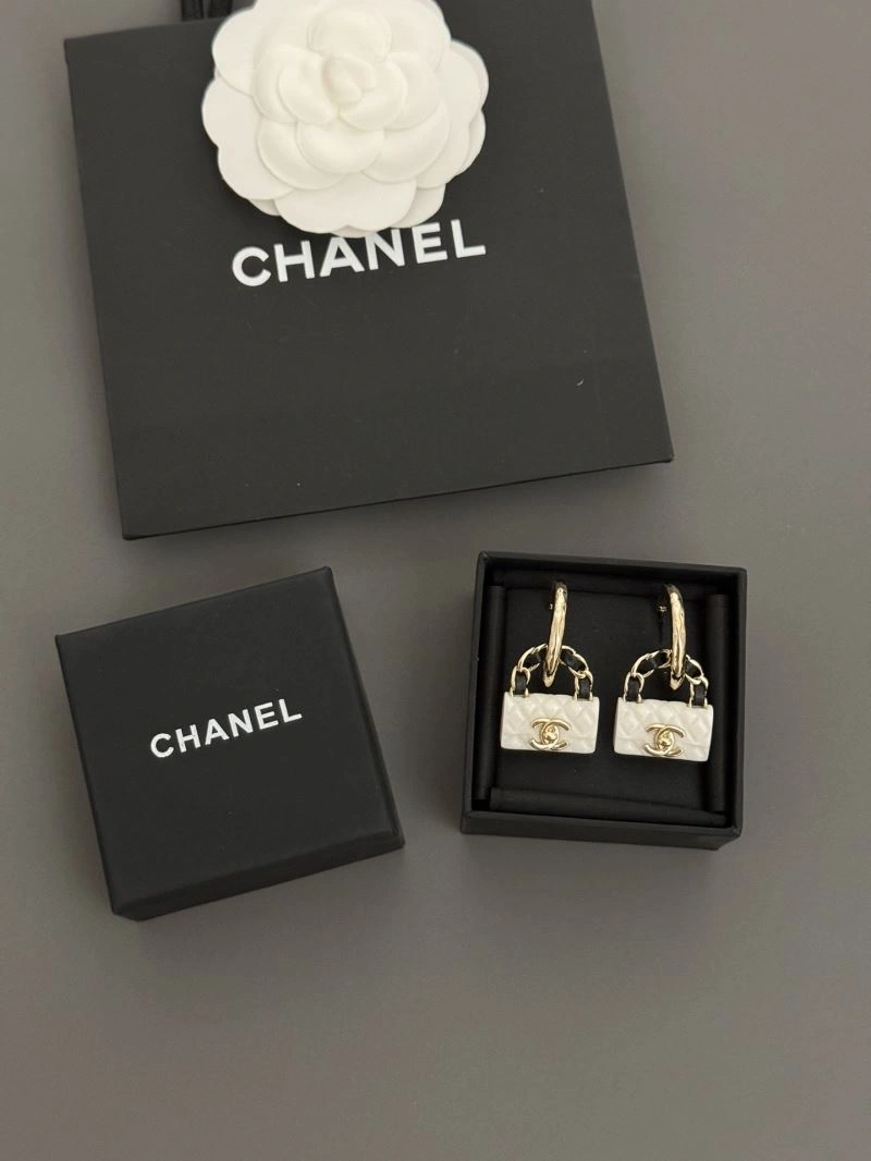 Top mirror Chanel Earrings