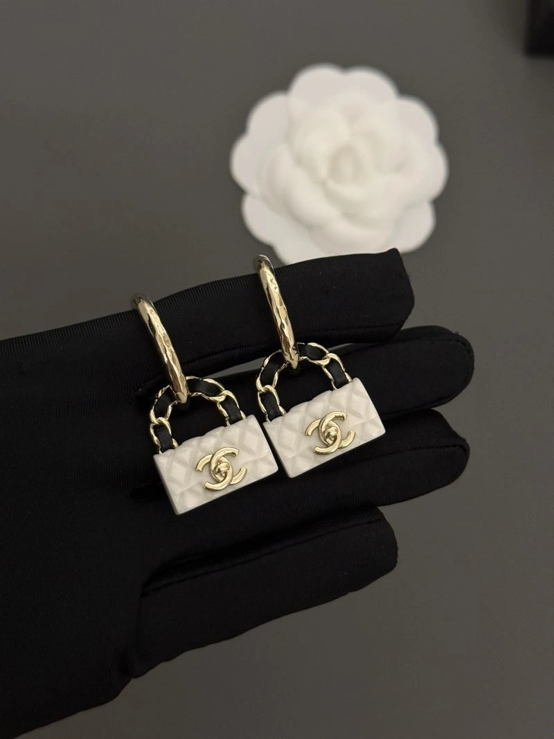 Top mirror Chanel Earrings