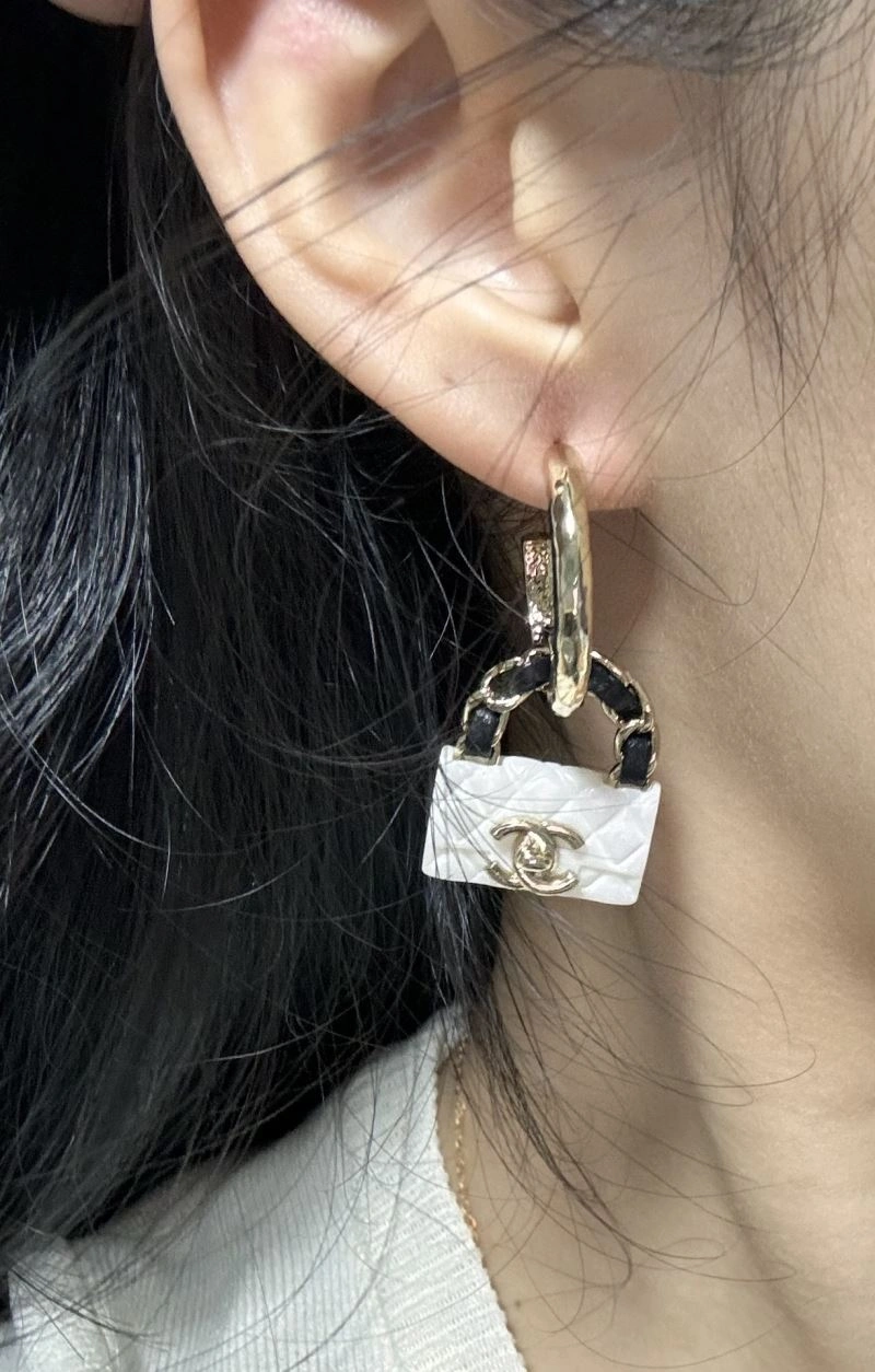Top mirror Chanel Earrings
