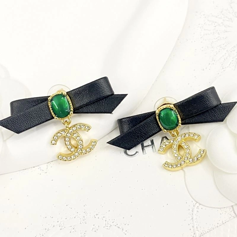 Top match Chanel Earrings