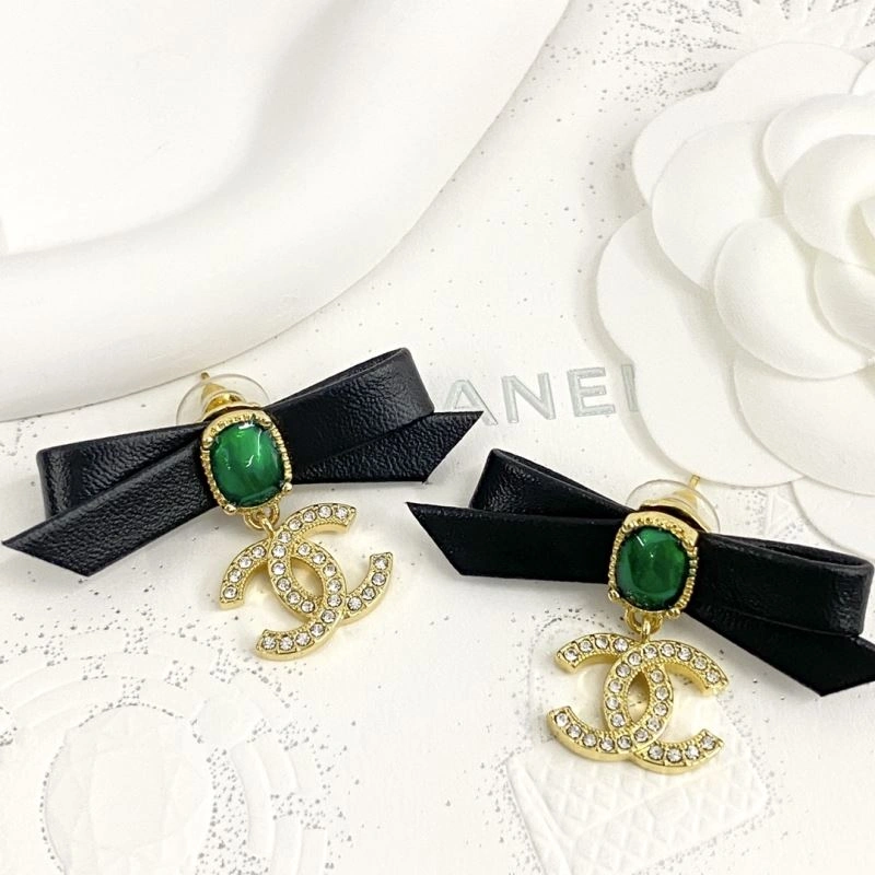 Top match Chanel Earrings