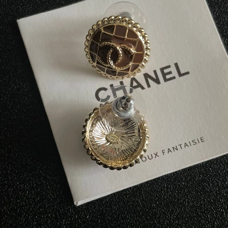 Top match Chanel Earrings
