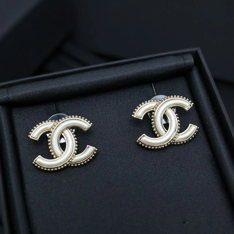 Top match Chanel Earrings