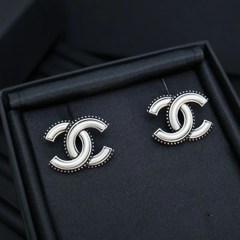 Top match Chanel Earrings