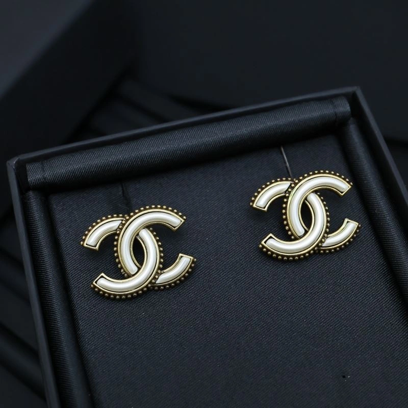 Top match Chanel Earrings