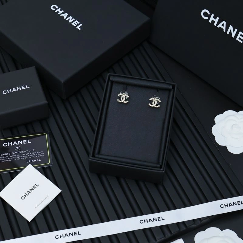Top match Chanel Earrings