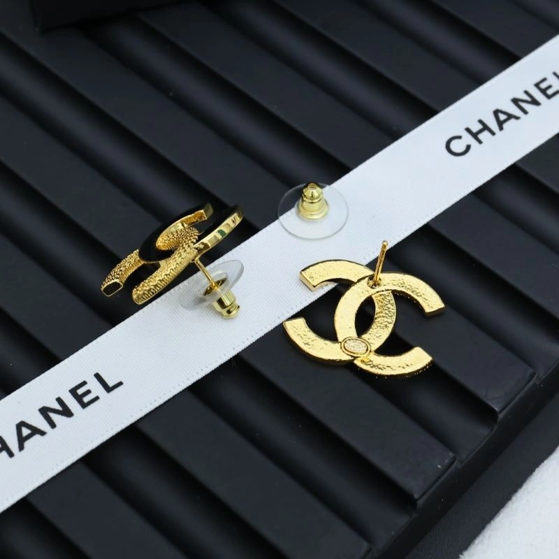 Top match Chanel Earrings