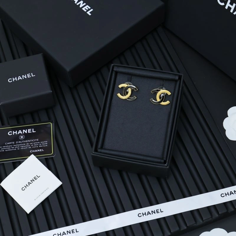 Top match Chanel Earrings