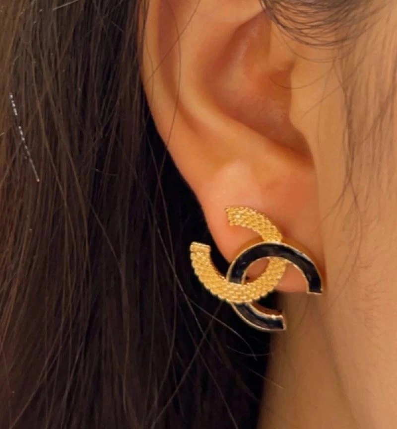 Top match Chanel Earrings