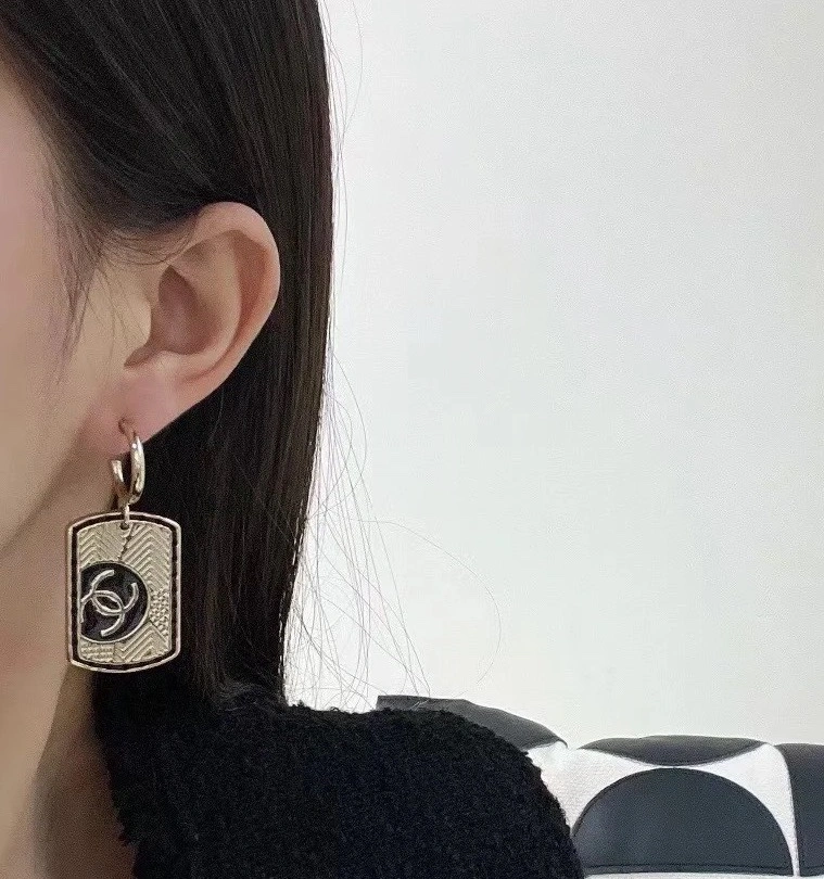 High accuracy Chanel Earrings
