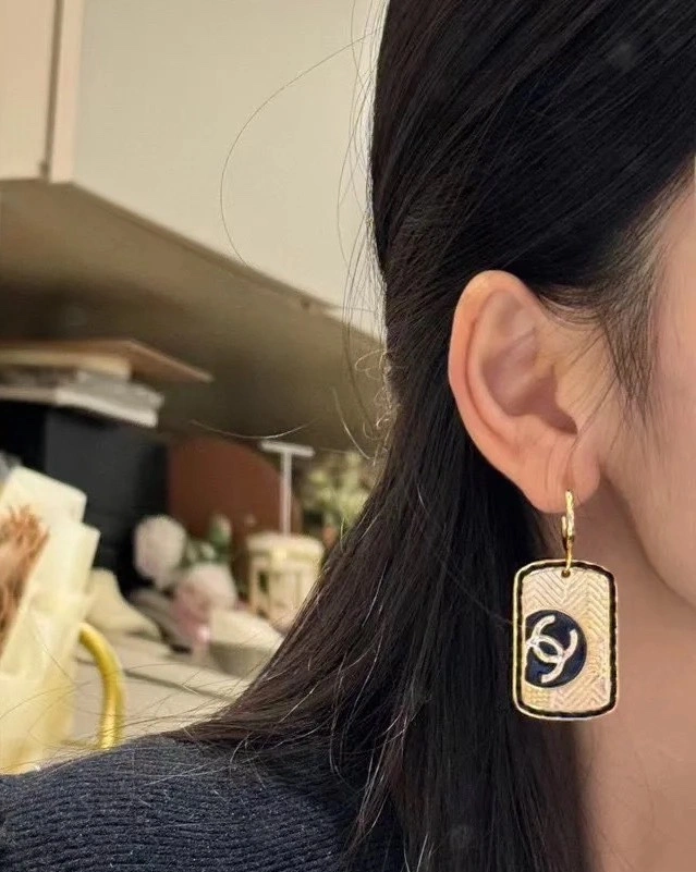 High accuracy Chanel Earrings
