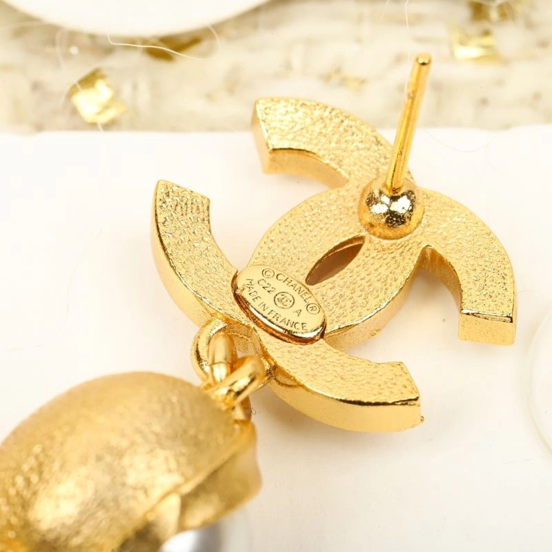 Top mirror Chanel Earrings