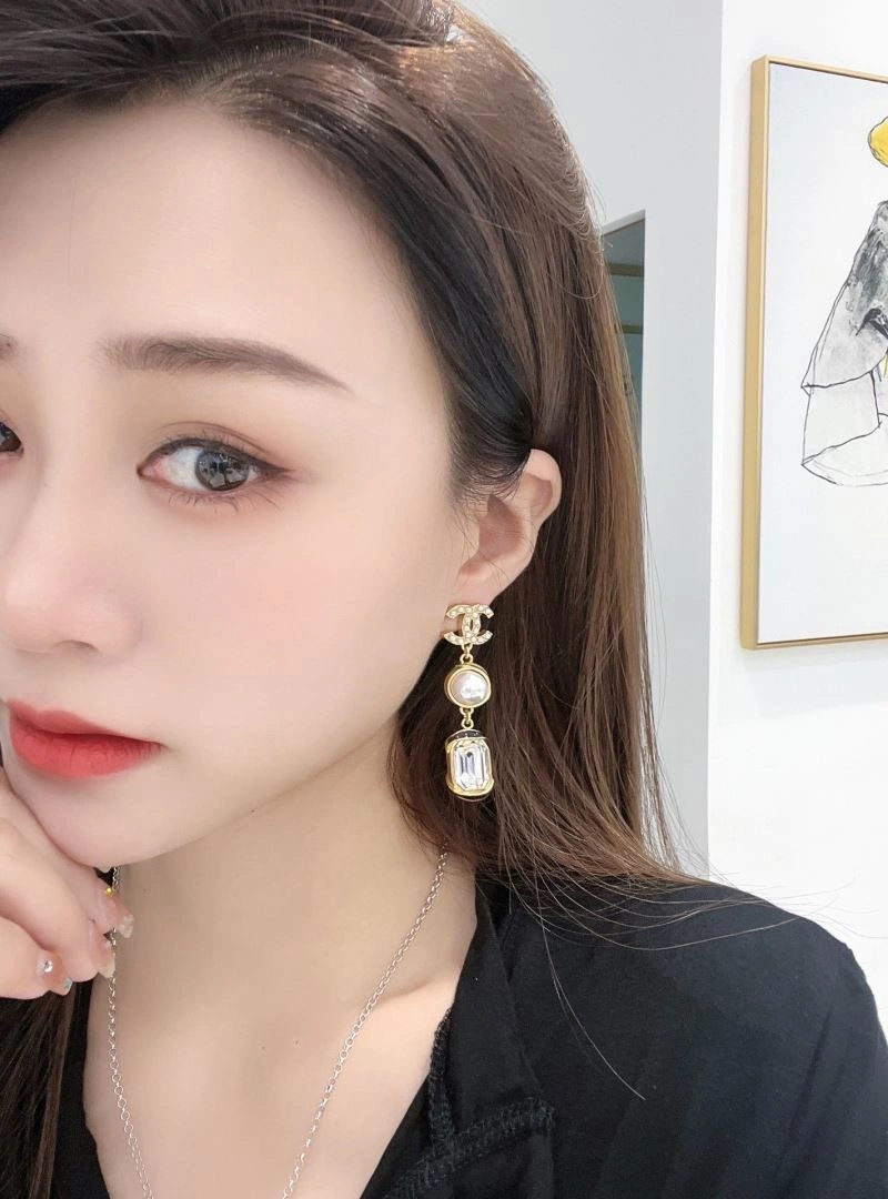 Top mirror Chanel Earrings