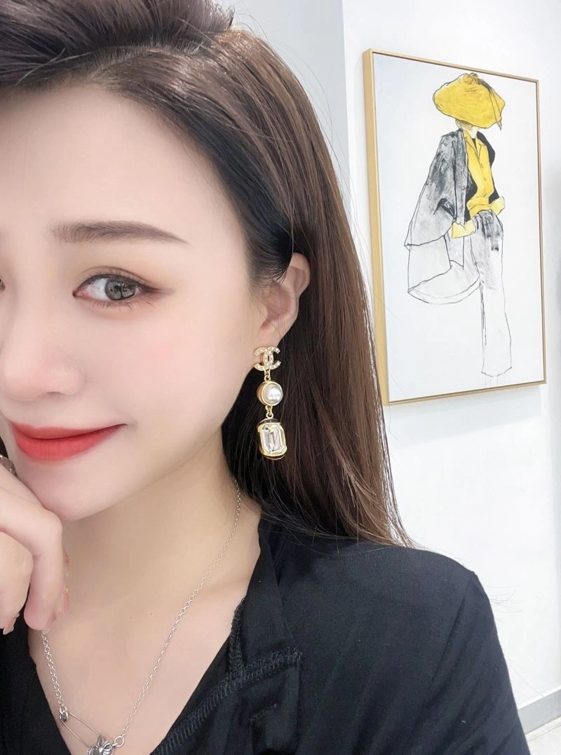 Top mirror Chanel Earrings