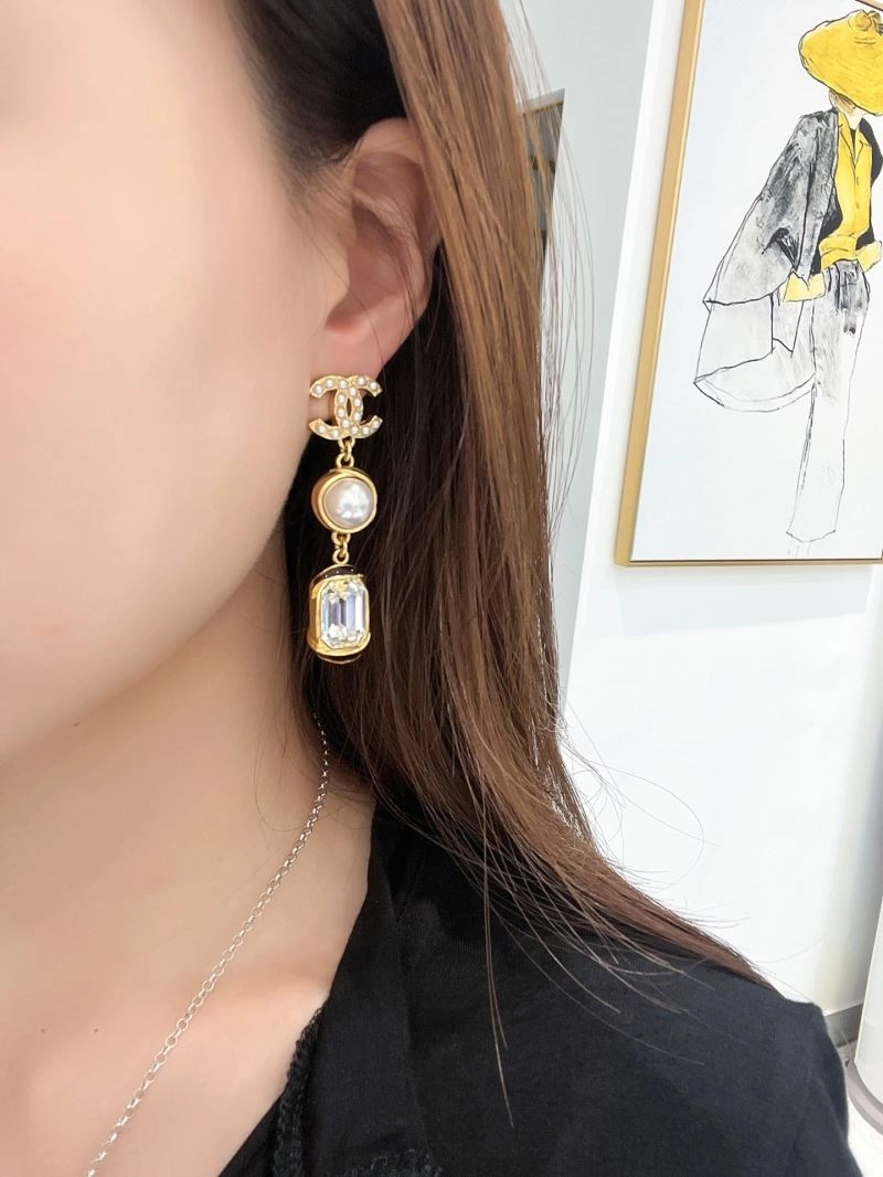 Top mirror Chanel Earrings