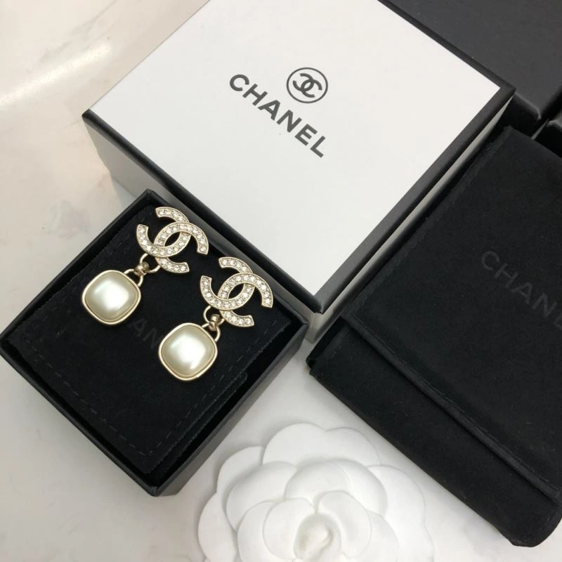 Top mirror Chanel Earrings